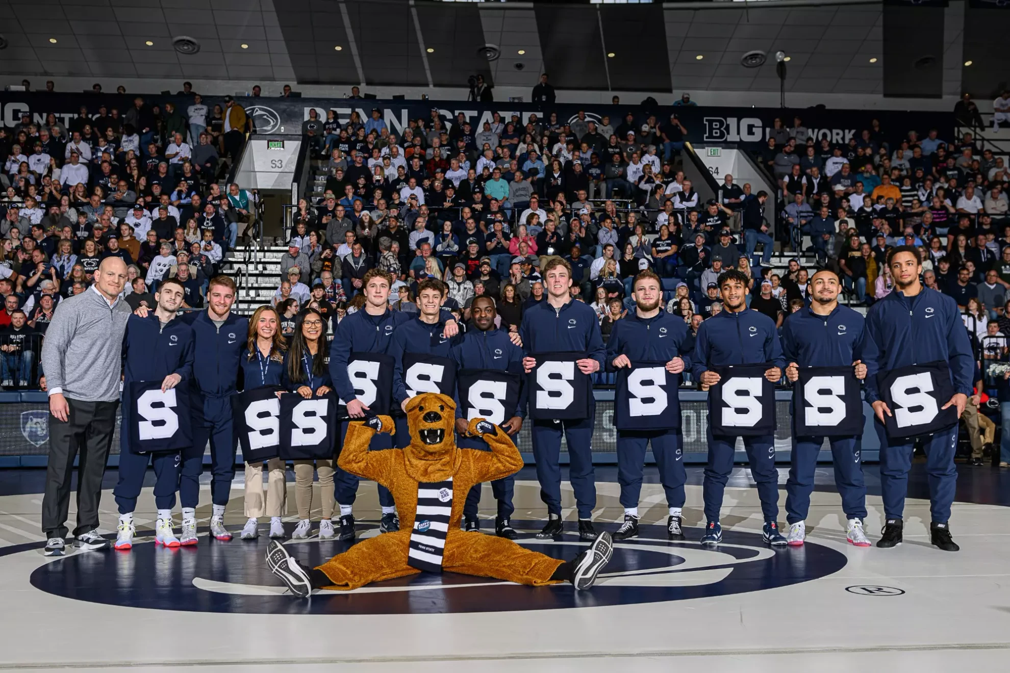 Wrestling Seniors Soak In Rec Hall Finale - Penn State - Official ...