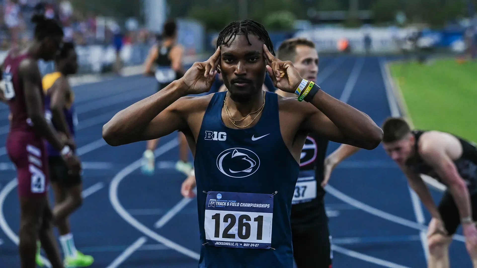 Roban Earns Gold in 800 Meters at Central American and Caribbean Games ...